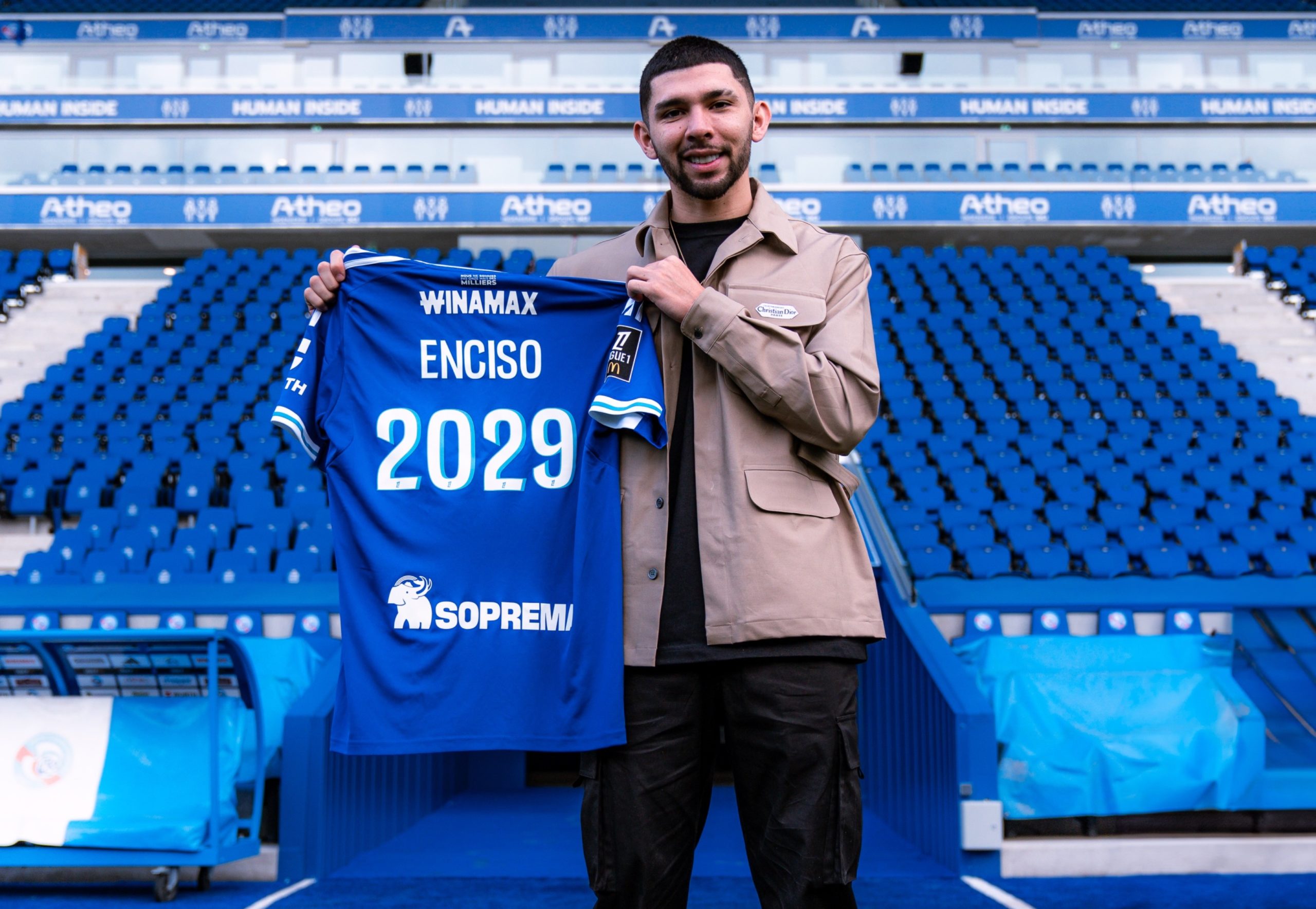 La Joya ya viste de azul: Julio Enciso fue presentado en Racing de ...